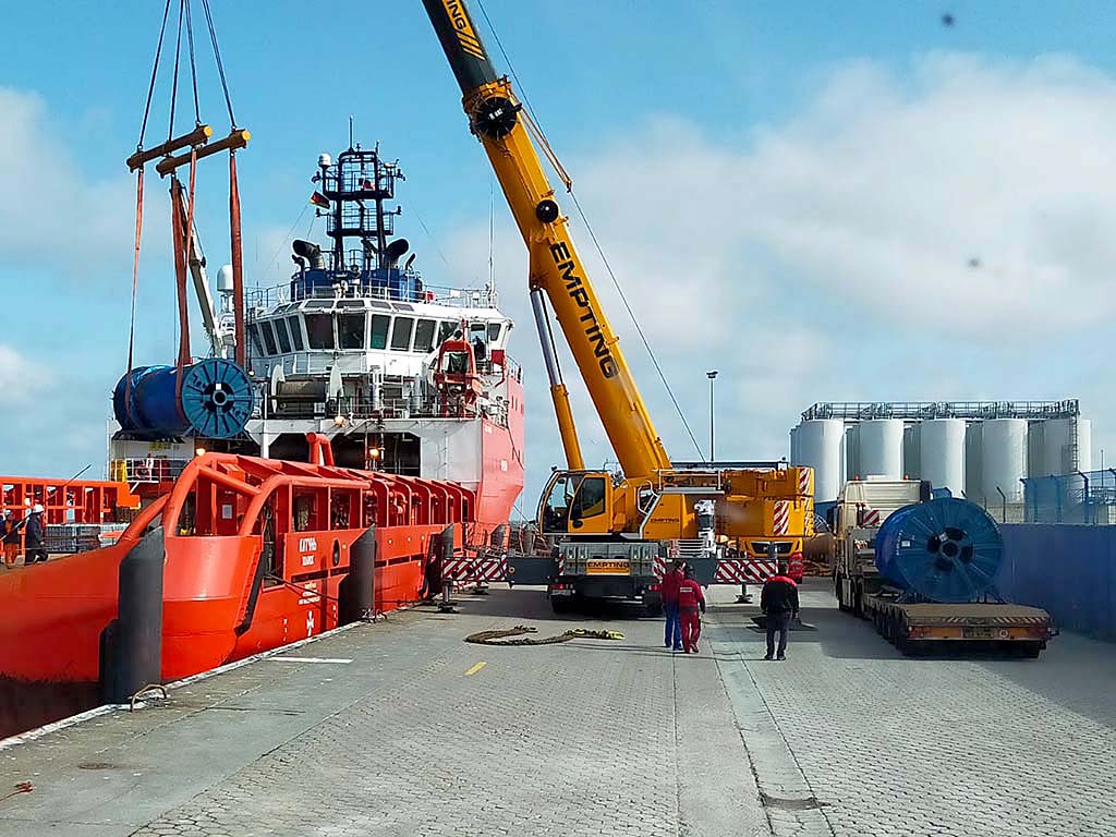 Special transport cable drums Rotterdam-Bremerhaven - SCS Logistics BV